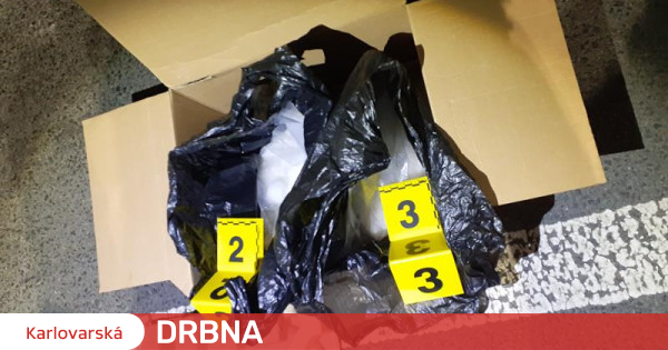 Vezeme větráky, tvrdila dvojice Vietnamců. V autě měli pervitin za dva ...